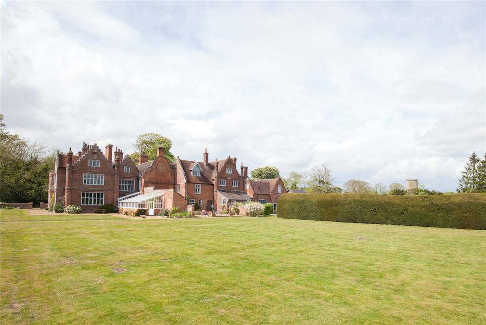 MORNINGTHORPE MANOR | HOUSE AND HERITAGE