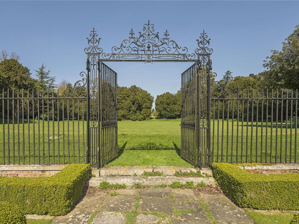 DULLINGHAM HOUSE | HOUSE AND HERITAGE