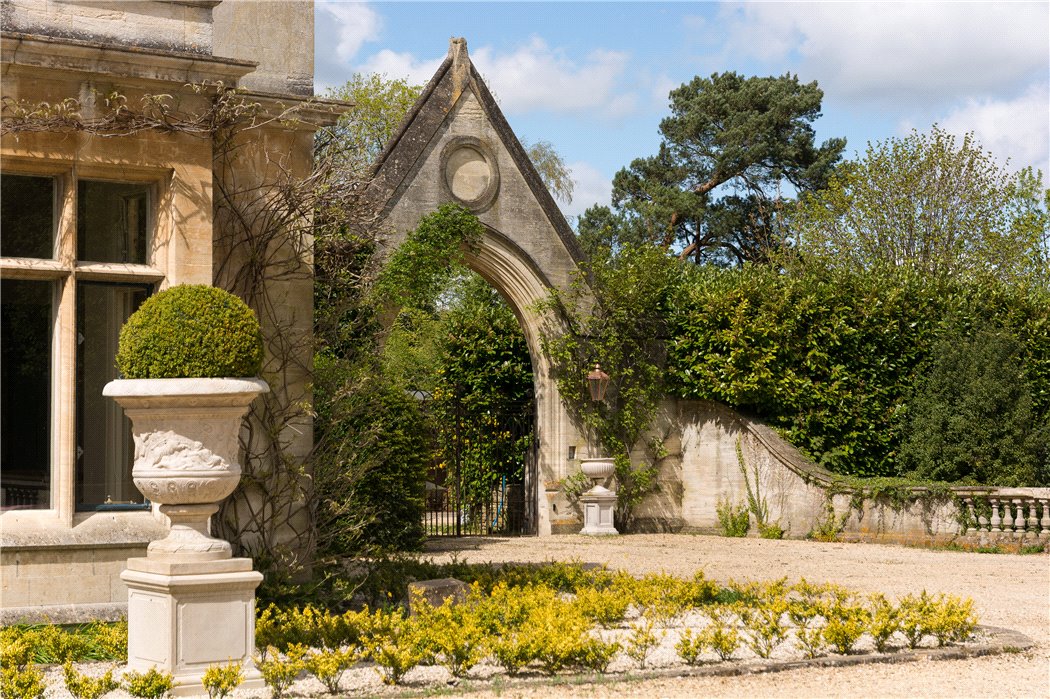 Knight Frank | HOUSE AND HERITAGE