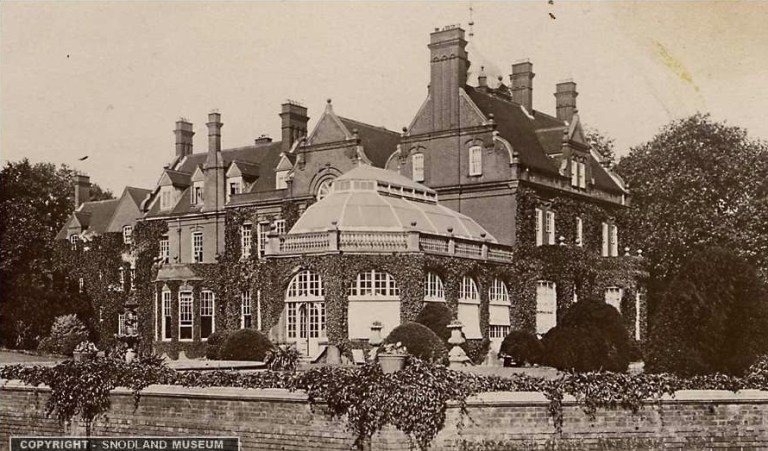 HOLBOROUGH COURT | HOUSE AND HERITAGE